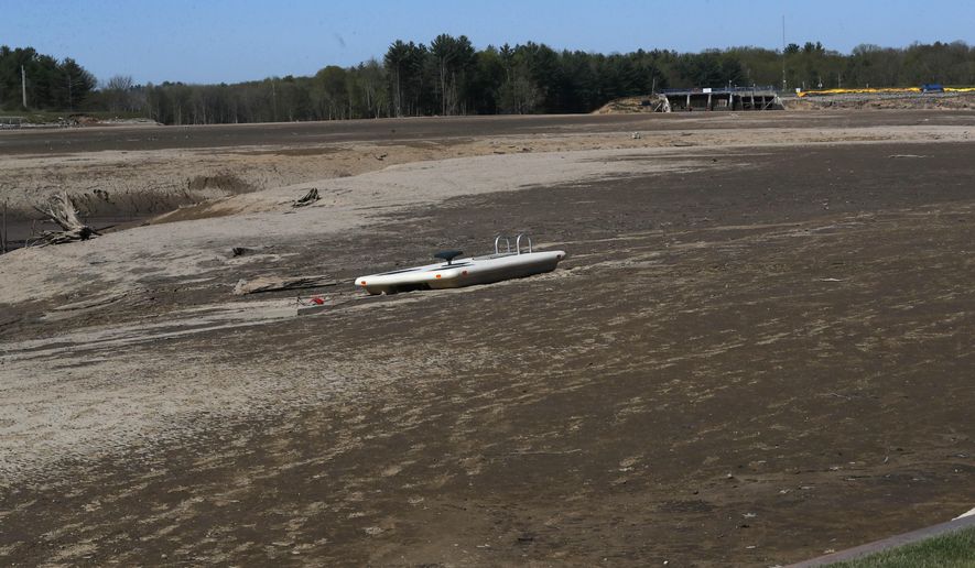 Dry lakebeds pose risks to adventurers in Midland area - Washington Times Dry lakebeds pose risks to adventurers in Midland area - Washington Times