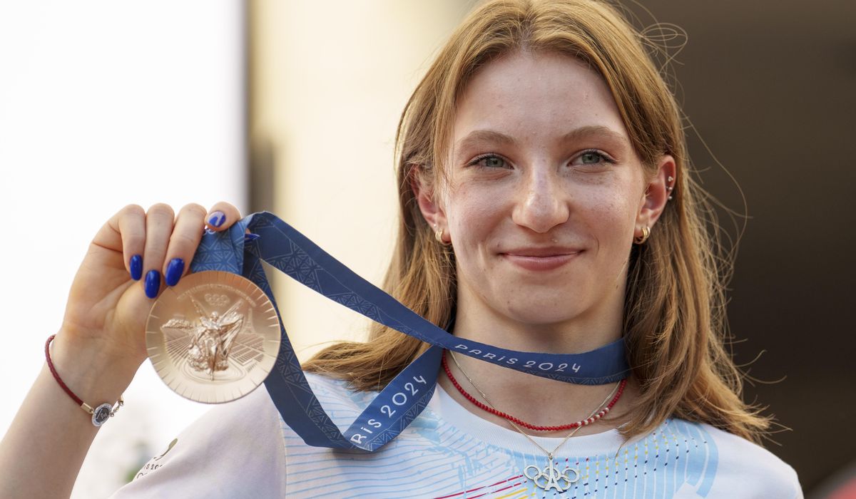 Ana Barbosu, Romanian gymnast, receives Olympic bronze medal first ... Ana Barbosu, Romanian gymnast, receives Olympic bronze medal first ...